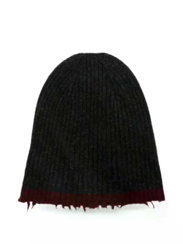 UMA WANG Ribbed-knit Frayed-hem Beanie Hat - Grey