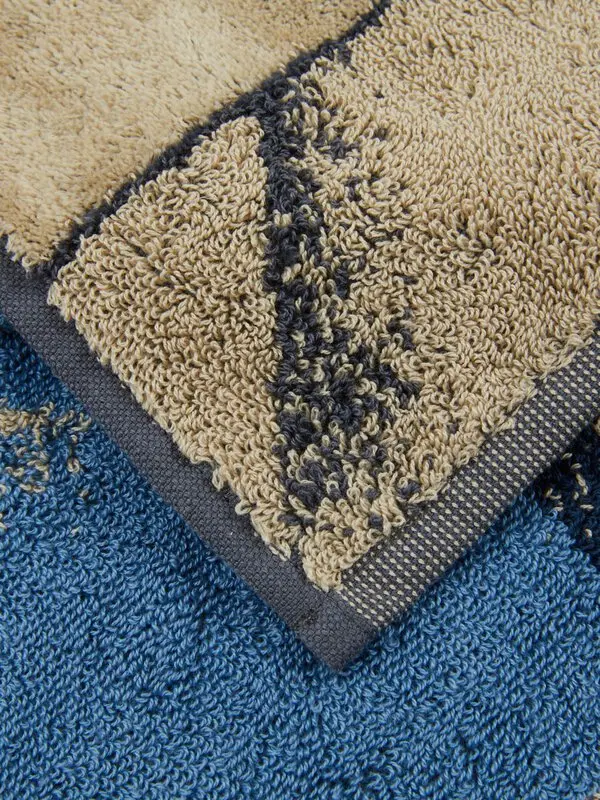 CARRARA Bath And Beach Towels Lifestyle