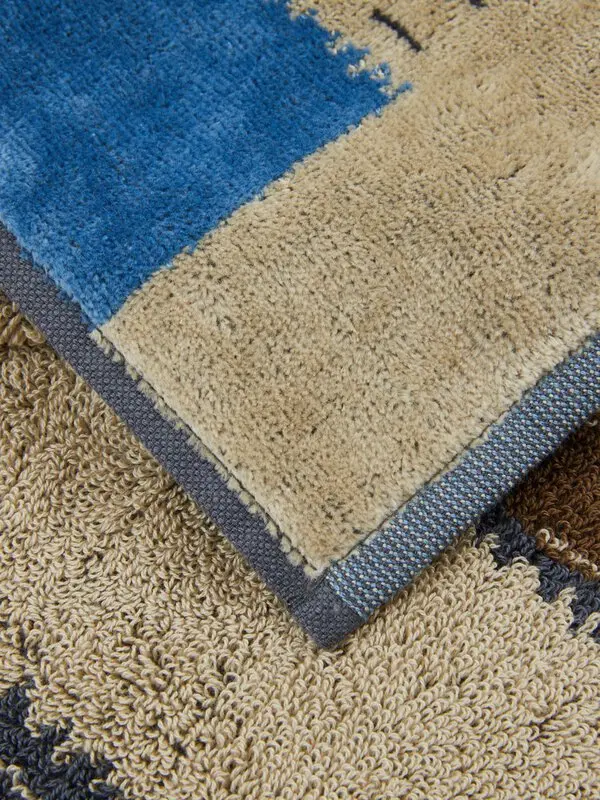 CARRARA Bath And Beach Towels Lifestyle