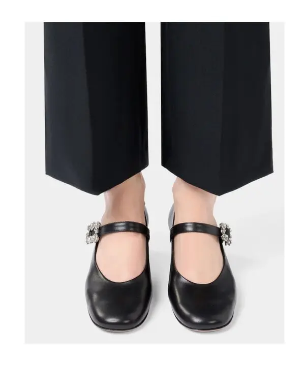 ROGER VIVIER Efflorescence Leather Mary Jane Pumps