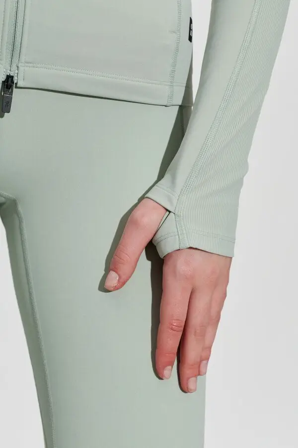 On Zip-up Performance Top