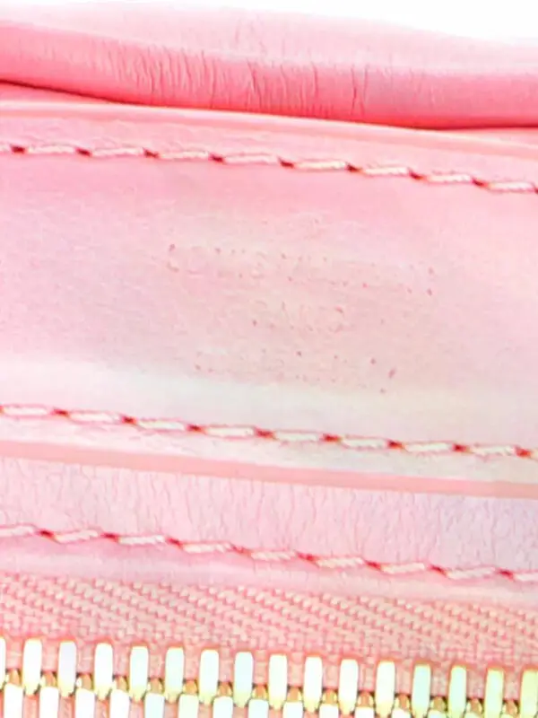 LOUIS VUITTON Heart Pouch Bag Bubblegram Leather Crossbody Bag - Pink