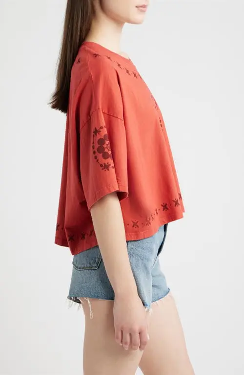 Daydreamer Floral Graphic Cropped T-shirt