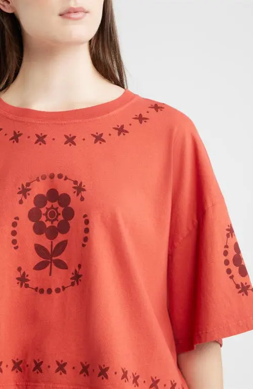 Daydreamer Floral Graphic Cropped T-shirt