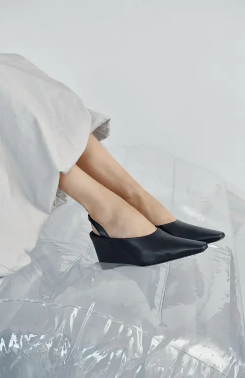 DANIELLA SHEVEL Sloane Wedge - Black