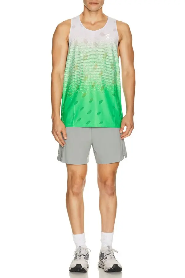 On 5 Core Shorts In Grey