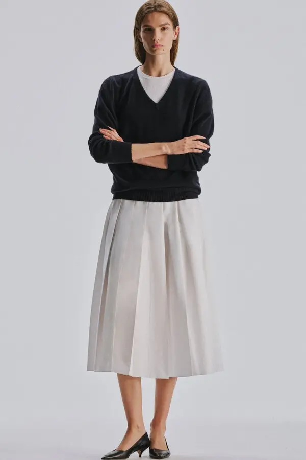 THE ROW Pihla V-neck Baby Cashmere Sweater - Dark Navy