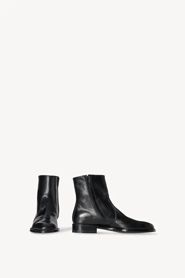 THE ROW Oscar Ankle Boots - Black
