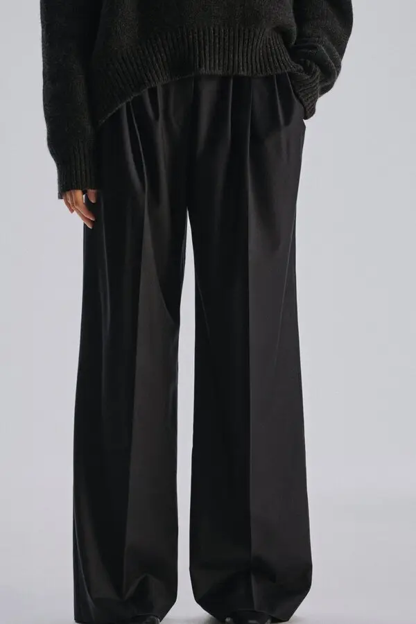 THE ROW Daniela Pleated Wool Twill Wide Leg Pants - Dark Navy