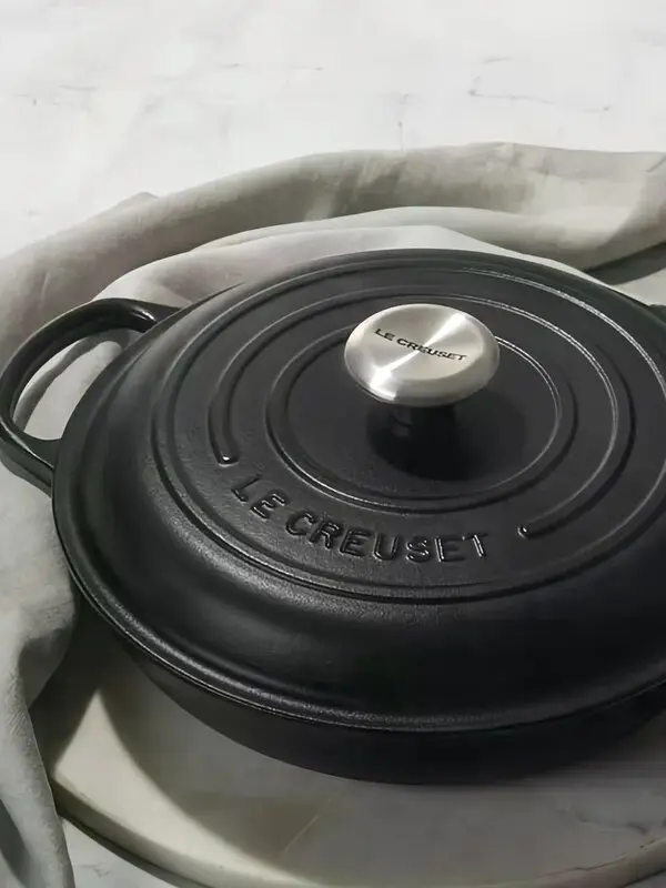LE CREUSET Logo-embossed Lidded Casserole Dish