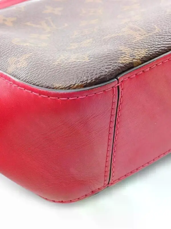 LOUIS VUITTON 2018 Saintonge Monogram Shoulder Bag