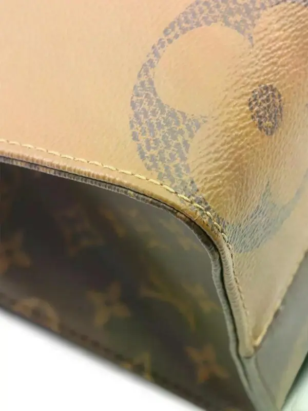 LOUIS VUITTON Monogram Canvas On-the-go Mm Tote Bag - Neutrals