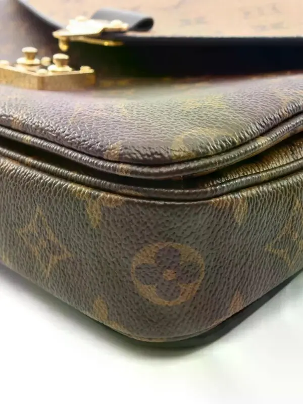 LOUIS VUITTON 2010s Pochette Métis Mm Monogram Reverse Tote Bag