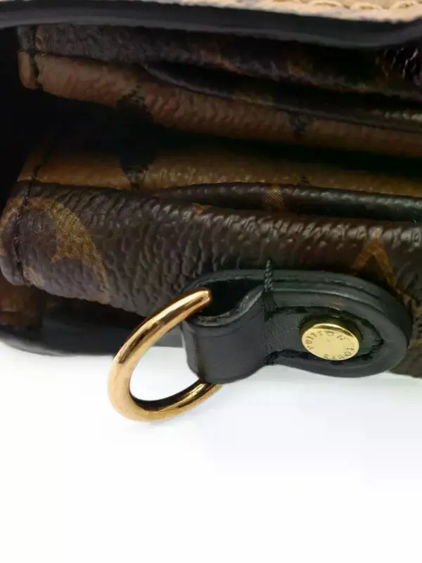 LOUIS VUITTON 2010s Pochette Métis Mm Monogram Reverse Tote Bag