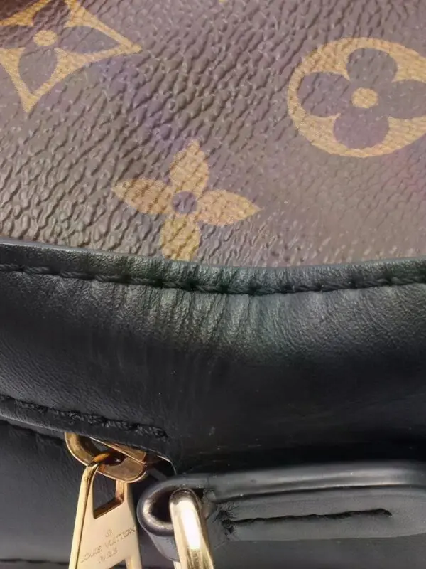 LOUIS VUITTON 2018 Saintonge Cross Body Bag