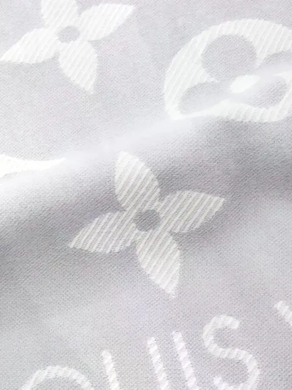LOUIS VUITTON Essential Fringed Scarf - Grey