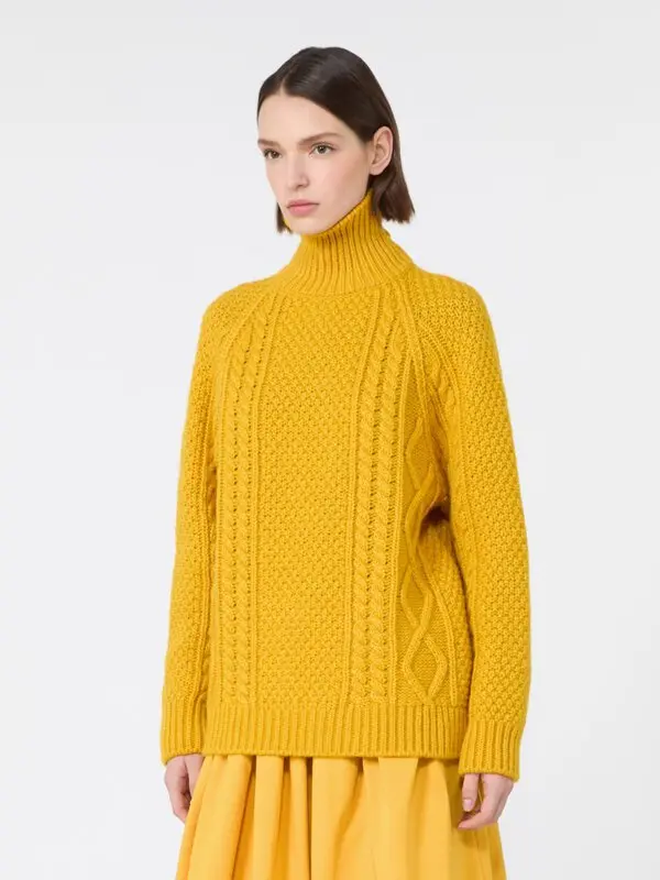 Max Mara Wool Yarn Turtleneck Aran Jumper