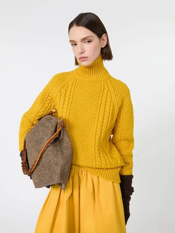 Max Mara Wool Yarn Turtleneck Aran Jumper