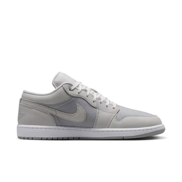 JORDAN 1 Low Se Athletic Shoes - White