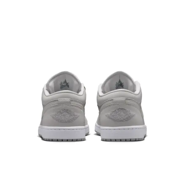 JORDAN 1 Low Se Athletic Shoes - White