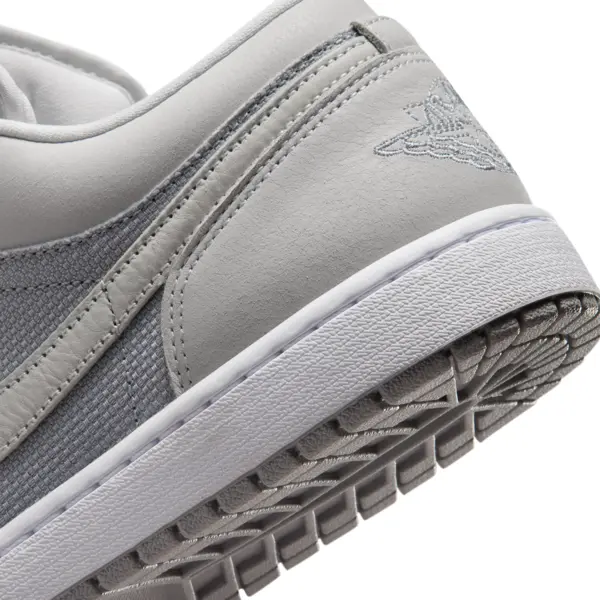 JORDAN 1 Low Se Athletic Shoes - White