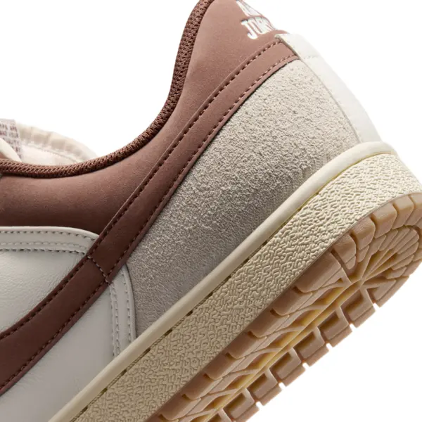 JORDAN Skyline Low Le Sneakers