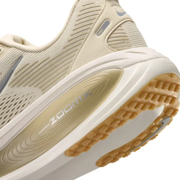Nike Vomero 18 Road Running Shoes - Brown