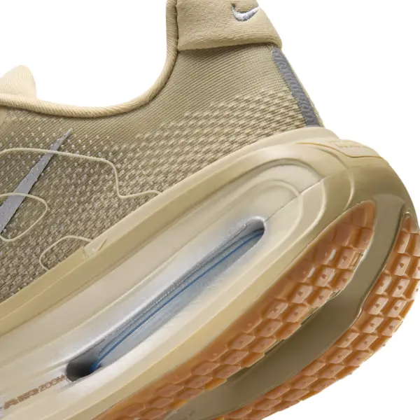Nike Vomero Premium Road Running Shoes - Brown