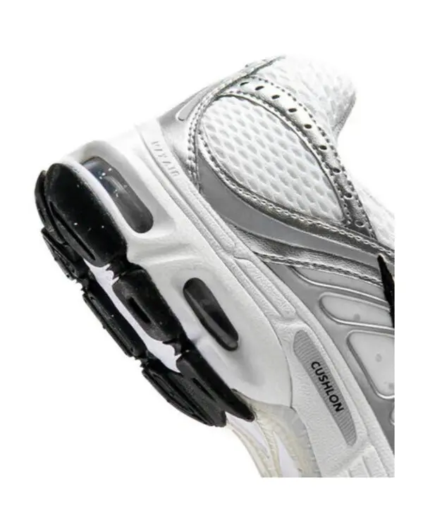 Nike Max Moto 2k Running Shoes - White