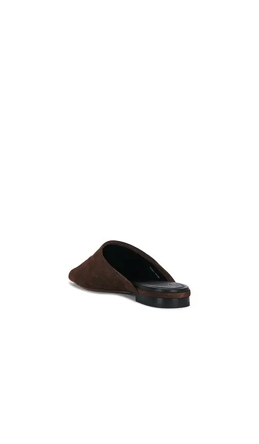 Vince Dakota Flat In Chocolate