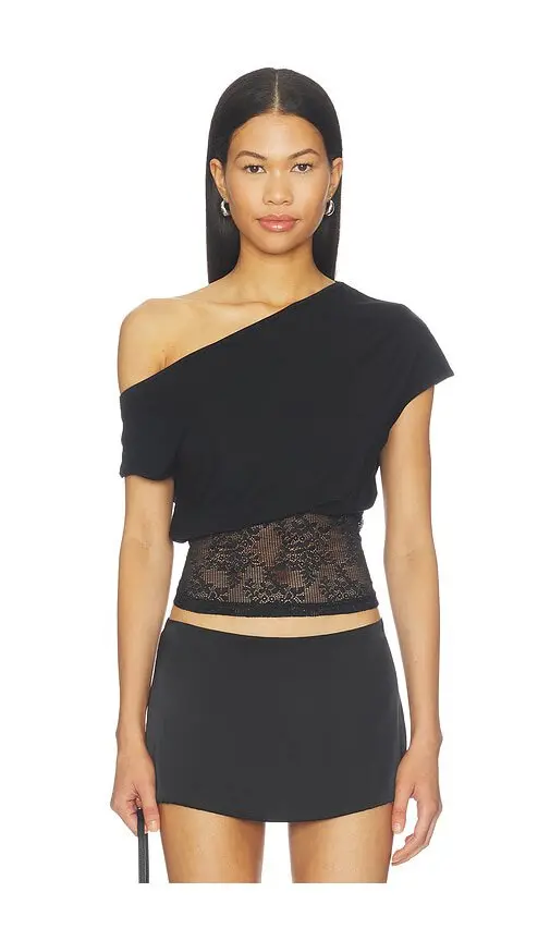 Lioness Etoile Off Shoulder Top In Black