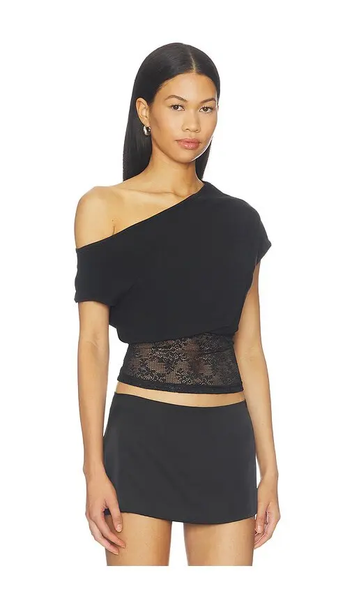 Lioness Etoile Off Shoulder Top In Black