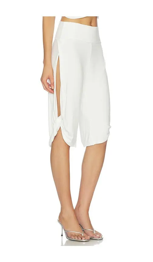 1XBLUE Twist Capri - White