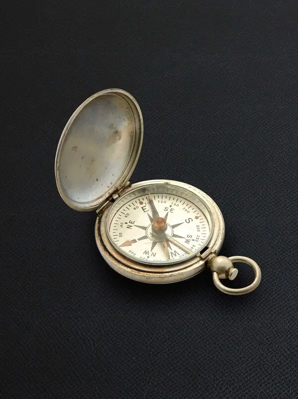 FOUNDWELL Vintage 1940s Sterling Compass - Silver