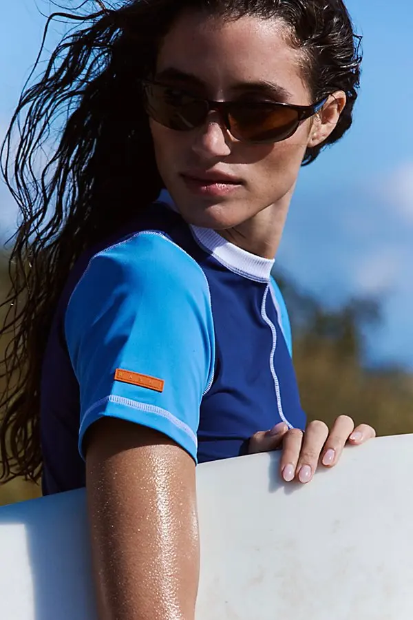 RASHI WORLD Short Sleeve Cropped Rash Guard