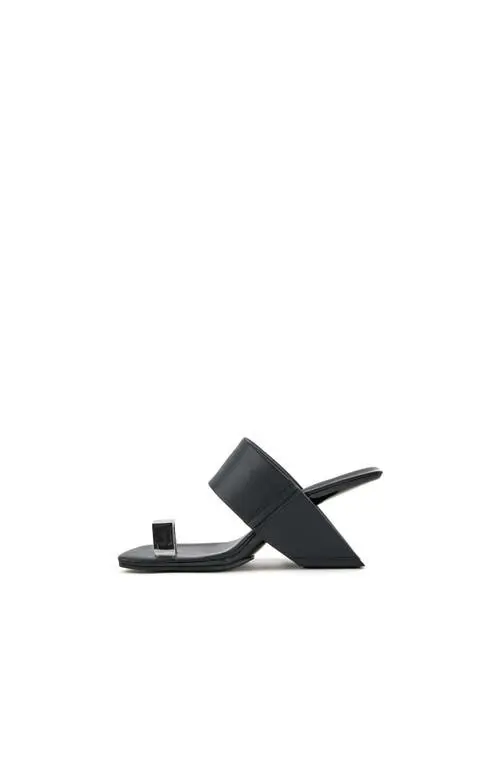 United Nude Loop Toe Sandals - Cube Ring Black