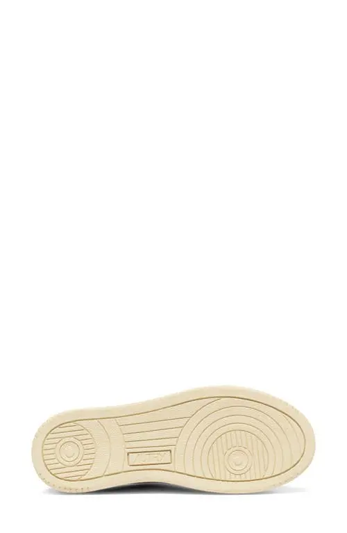 AUTRY Medalist Low Croc Embossed Leather Sneaker - White/silver