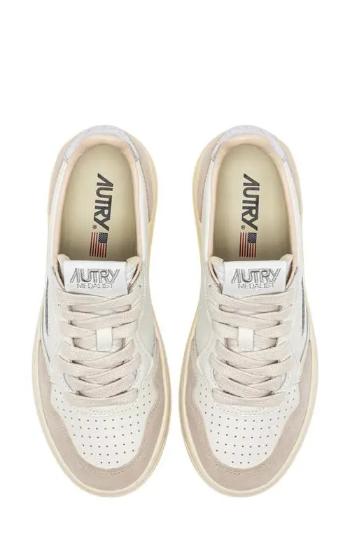 AUTRY Medalist Low Croc Embossed Leather Sneaker - White/silver