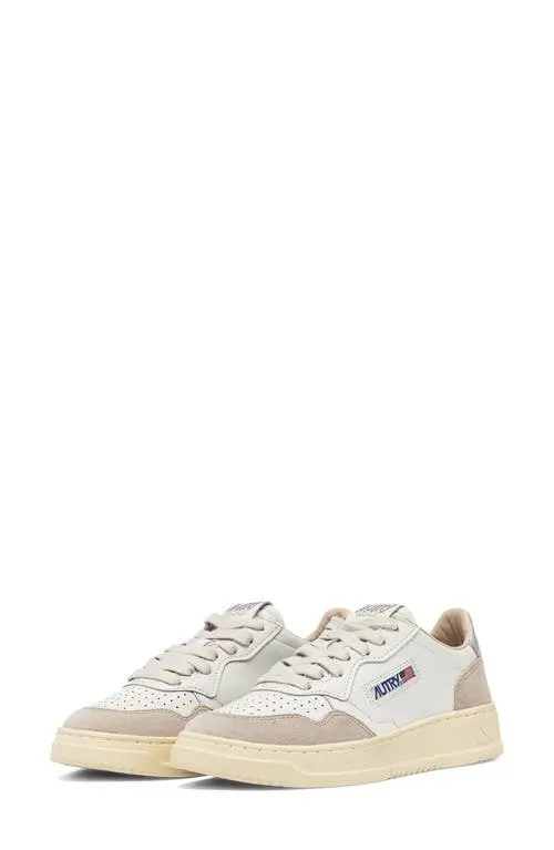 AUTRY Medalist Low Croc Embossed Leather Sneaker - White/silver