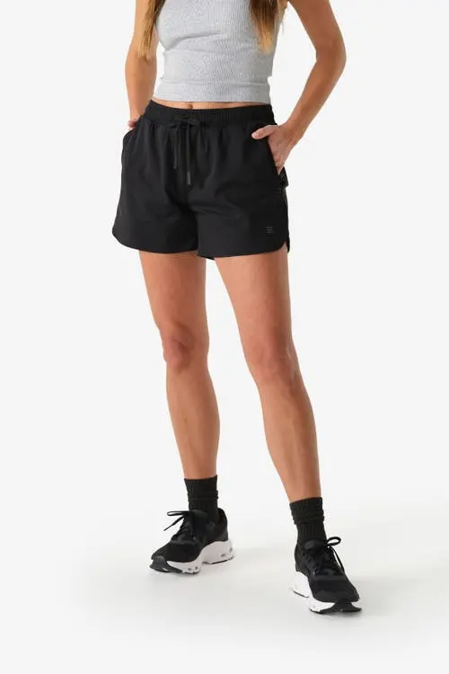 FIELDSHEER Athletic Shorts With Scalloped Waistband