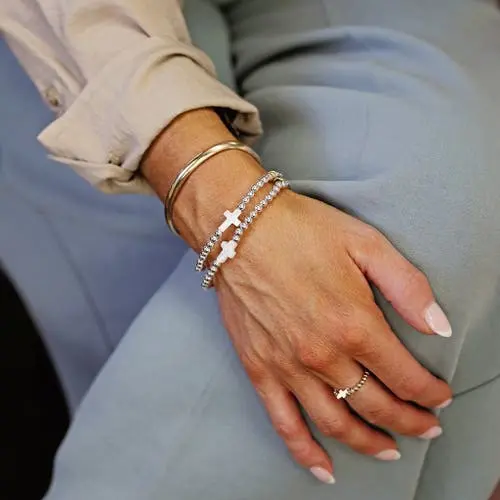 BOWOOD LANE Faith Sterling And Mother Of Pearl Cross Beaded Bracelet