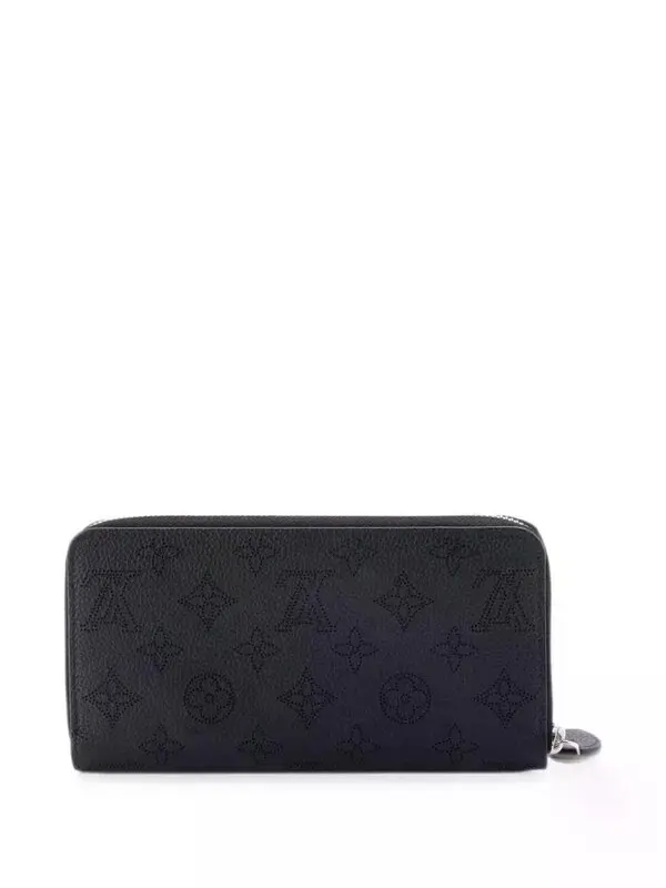 LOUIS VUITTON Zippy Wallet Mahina Leather Small Wallets