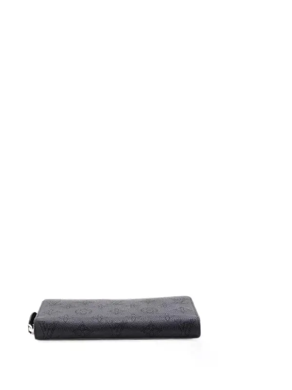 LOUIS VUITTON Zippy Wallet Mahina Leather Small Wallets