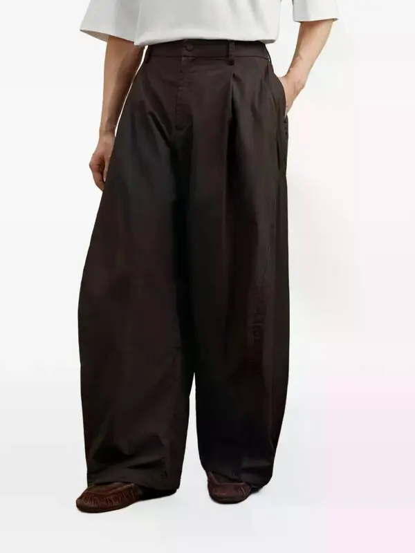 CROQUIS Curved-leg Poplin Trousers - Brown