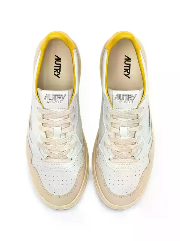 AUTRY Medalist Low Sneakers In Leather And Suede - White