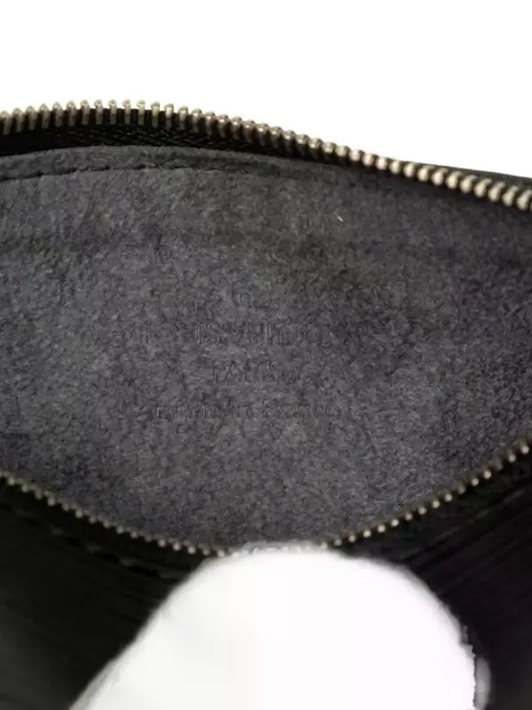 LOUIS VUITTON 2007 Epi Pochette Soufflot Handbag - Black