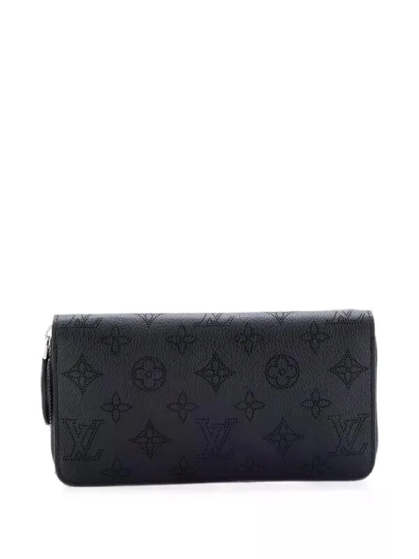 LOUIS VUITTON Zippy Wallet Mahina Leather Small Wallets