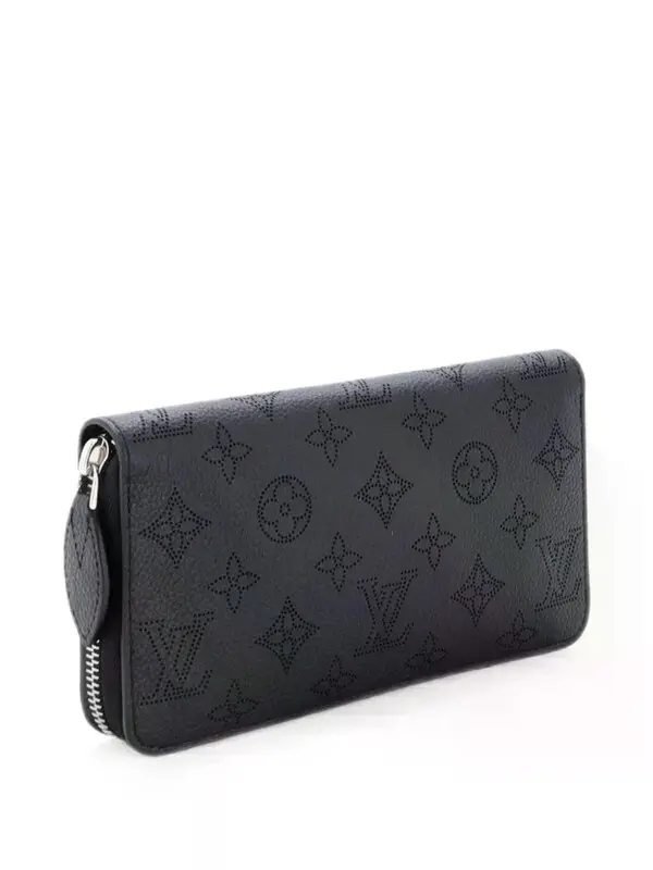 LOUIS VUITTON Zippy Wallet Mahina Leather Small Wallets