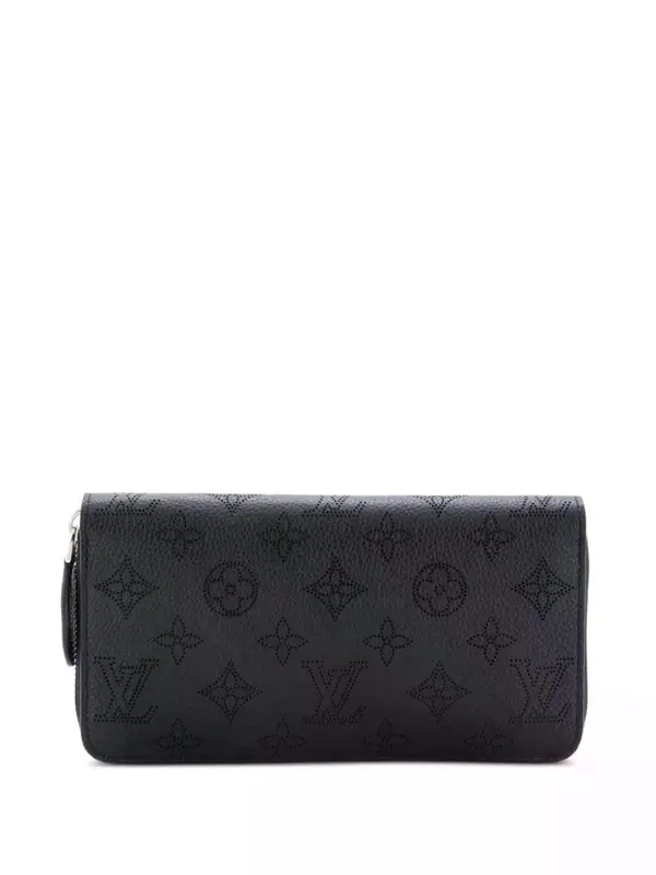LOUIS VUITTON Zippy Wallet Mahina Leather Small Wallets - Black