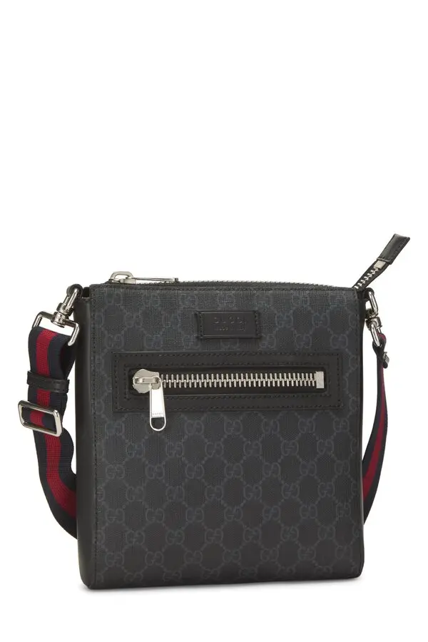 Gucci Gg Supreme Canvas Messenger Bag